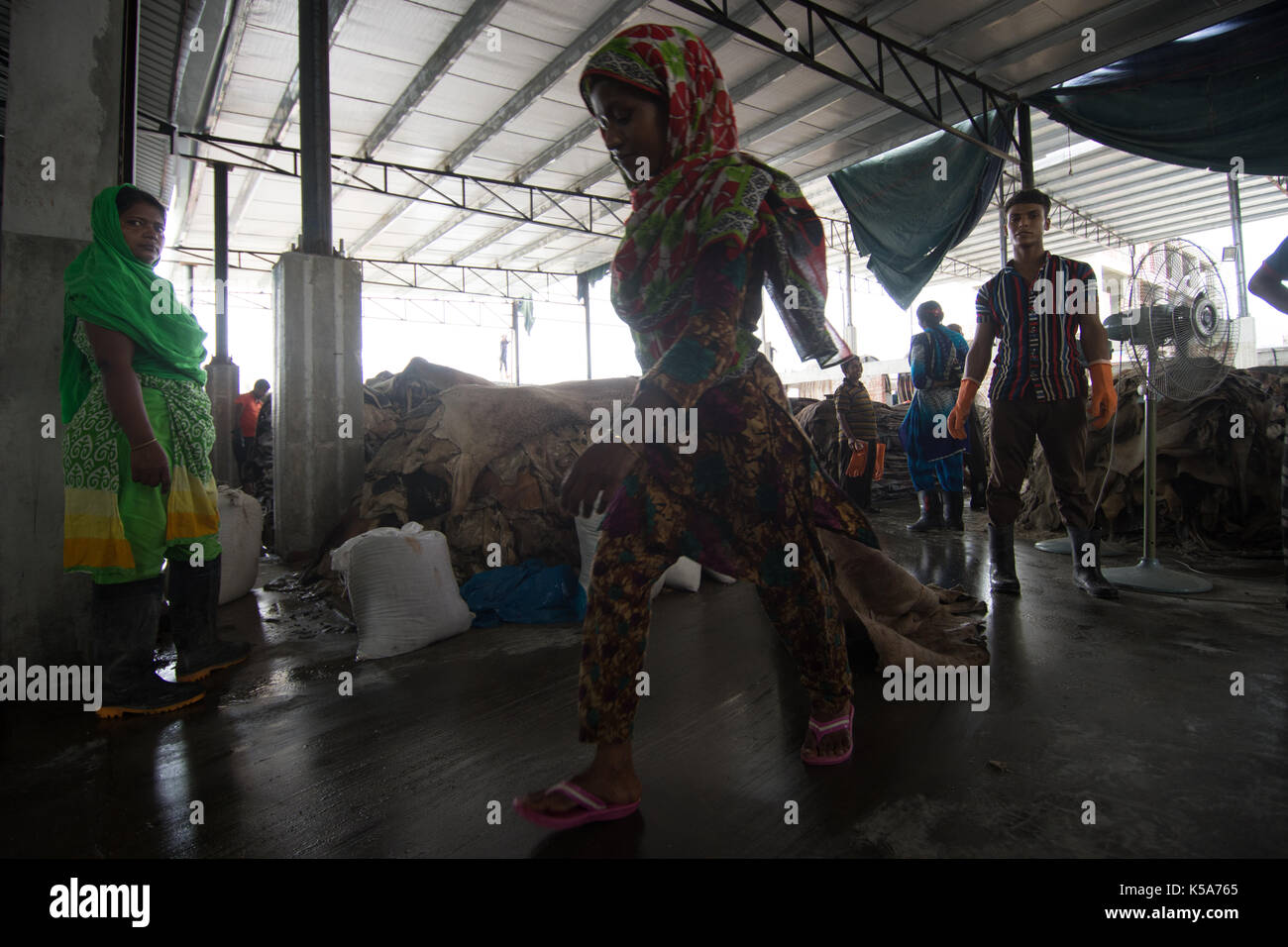 Tanner leather hi-res stock photography and images - Alamy