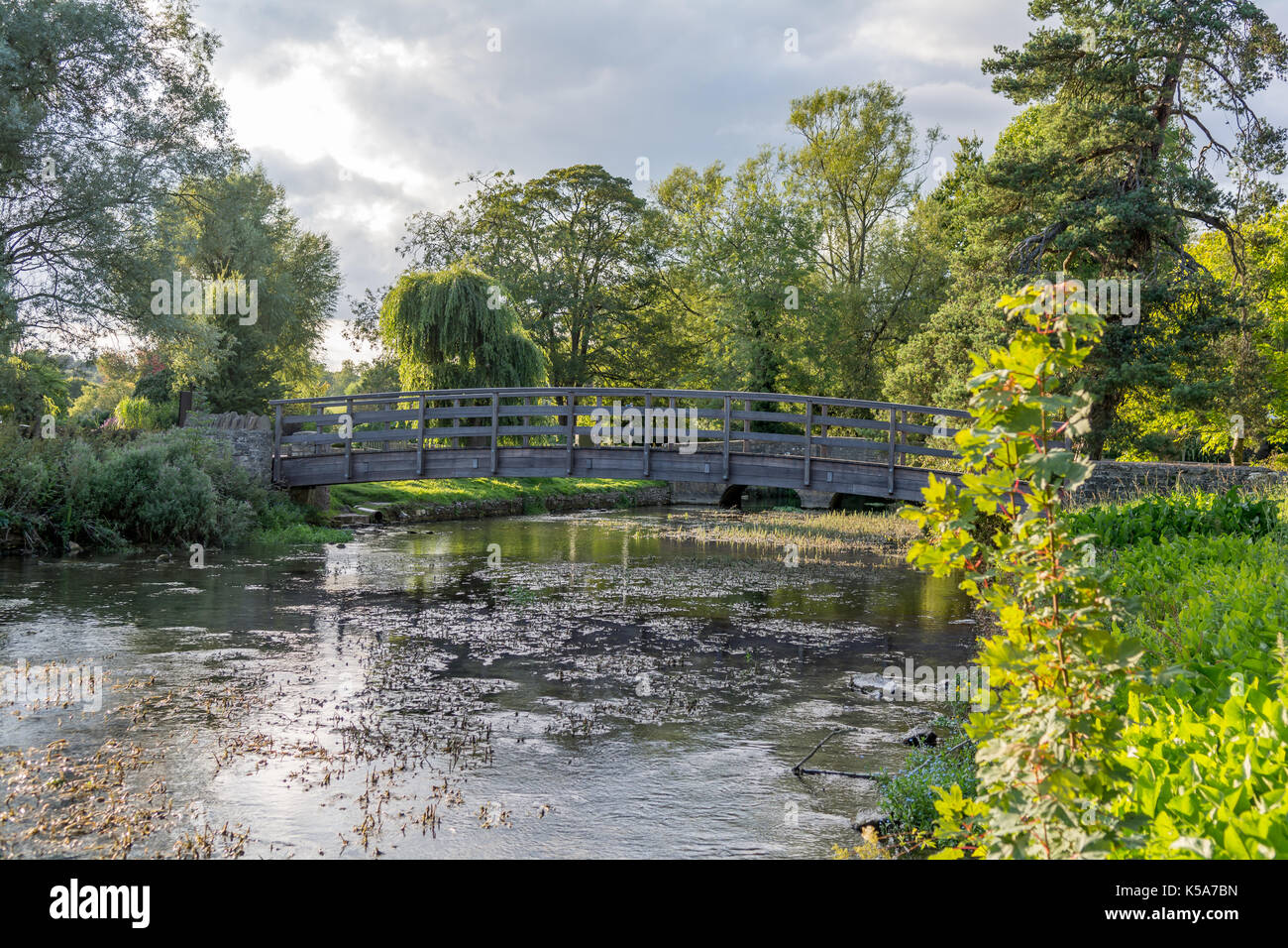 Bibury bridge hi-res stock photography and images - Alamy