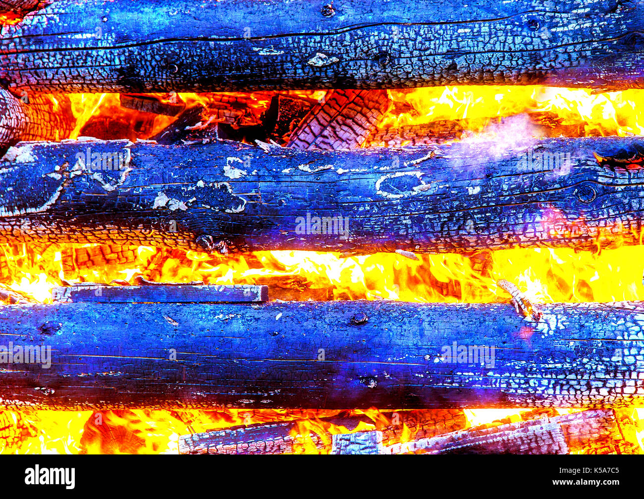 beautiful structure of burning logs and flames of great bonfire Stock ...