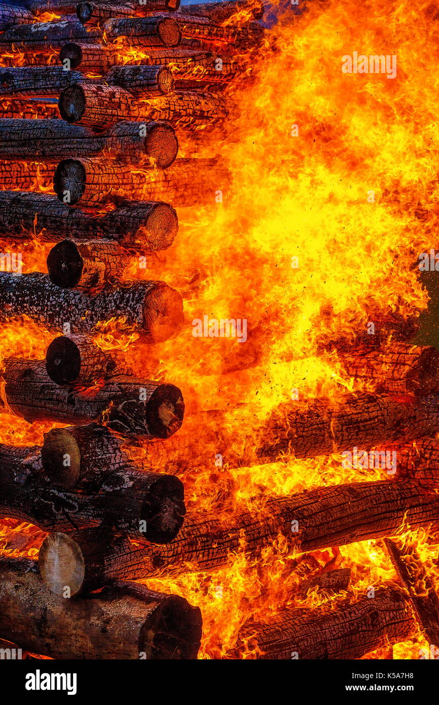 great burning bonfire made of logs with beautiful flames Stock Photo ...