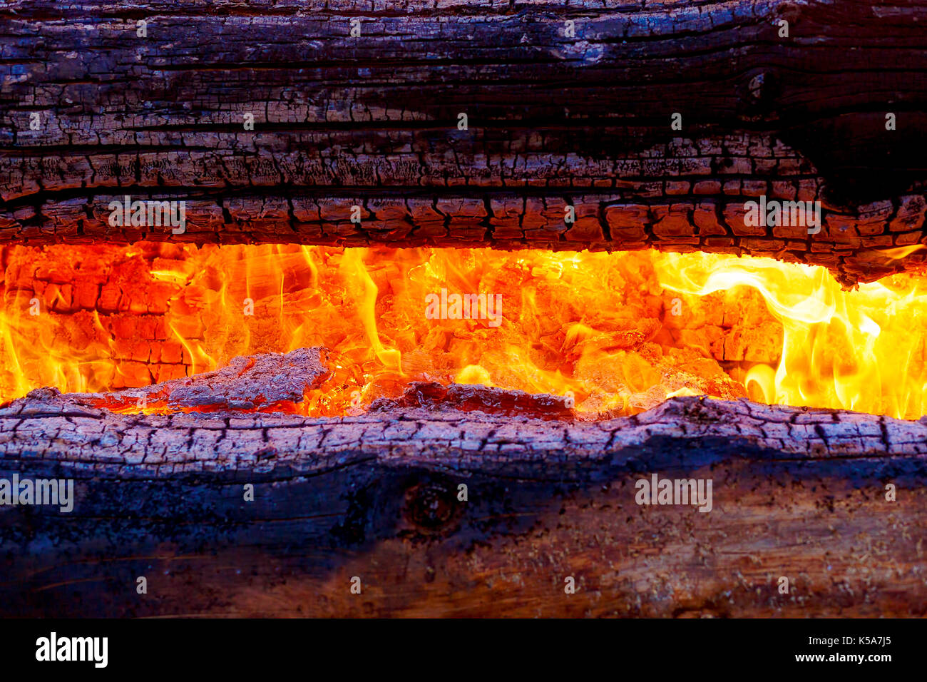 beautiful structure of burning logs and flames of great bonfire Stock ...