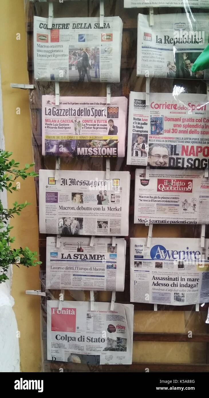 Italian Newspaper Stand High Resolution Stock Photography and Images ...