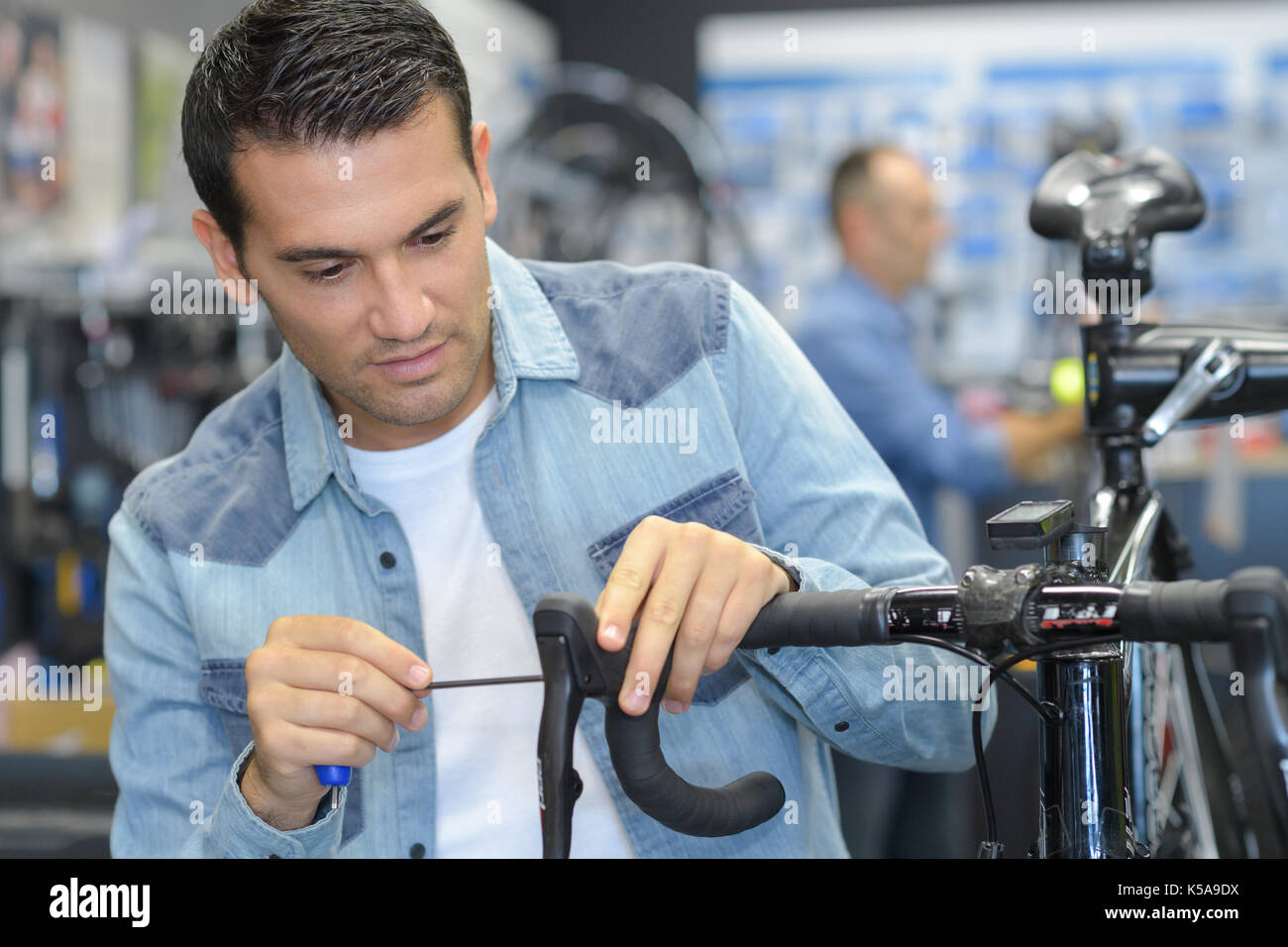 Using screwdriver tool hi-res stock photography and images - Alamy