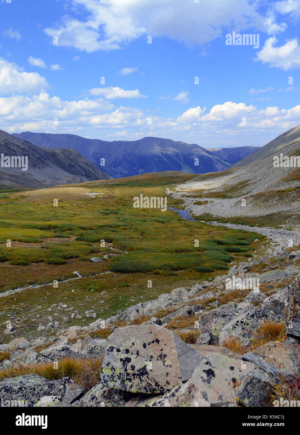 Hiking colorado alpine family hi-res stock photography and images - Alamy