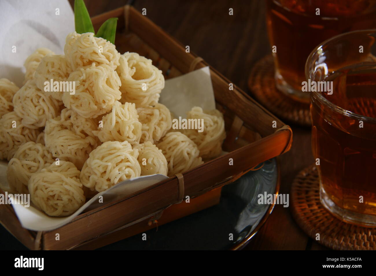 Dakak dakak bulat hi-res stock photography and images - Alamy