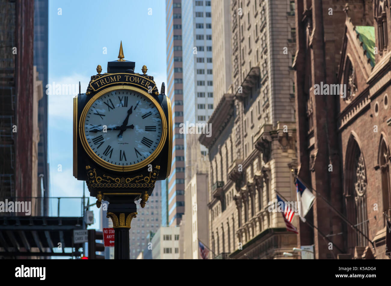 Trump tower clock hi-res stock photography and images - Alamy