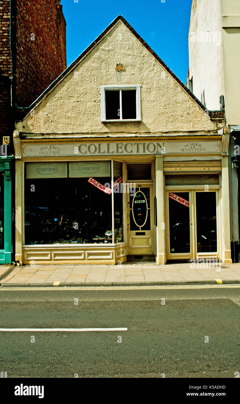 Antique collections hi-res stock photography and images - Alamy