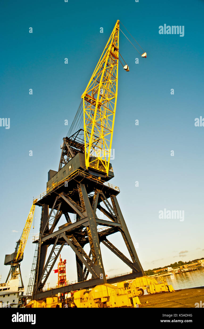 Tyneside shipyard hi-res stock photography and images - Alamy