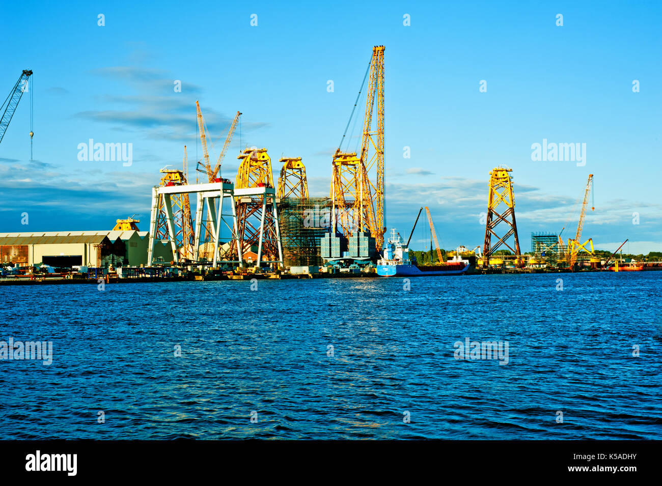 Shipyard Wallsend Tyneside Stock Photo - Alamy