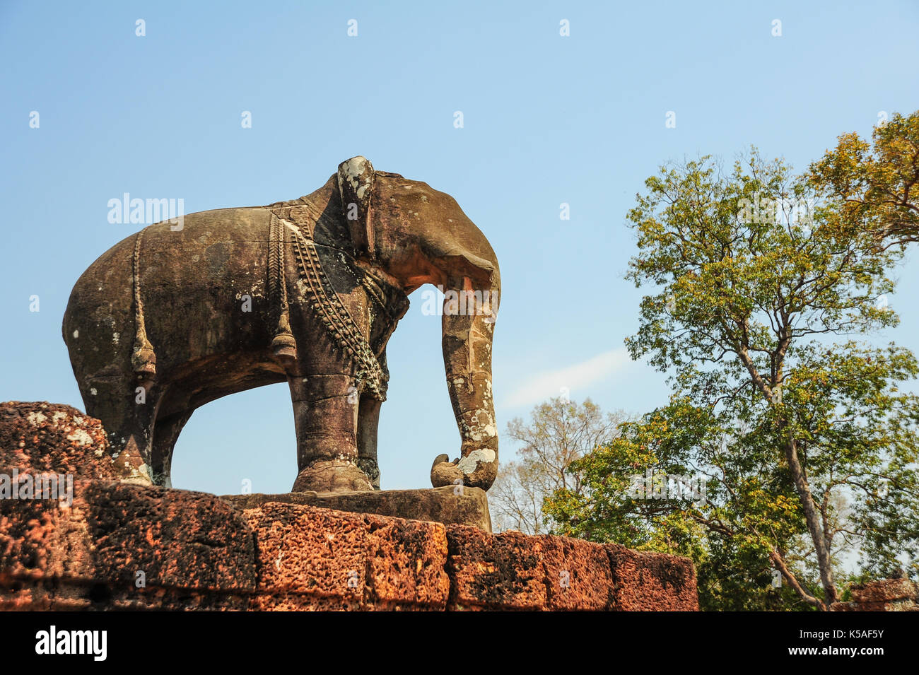 Famous elephant statue in hi-res stock photography and images - Alamy
