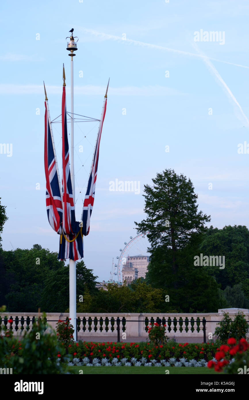 With union jack backdrop hi-res stock photography and images - Alamy