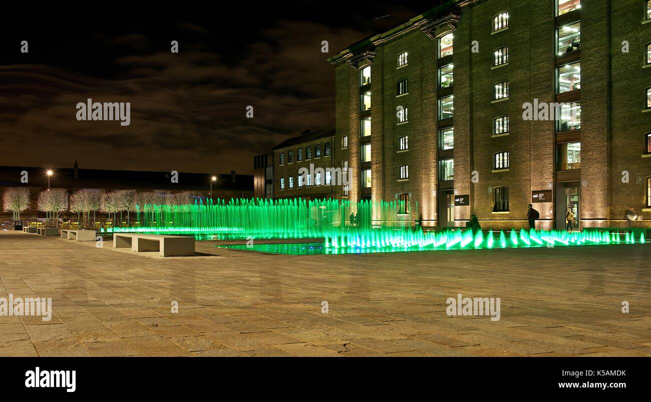 Granary Square, Kings Cross, London Stock Photo - Alamy