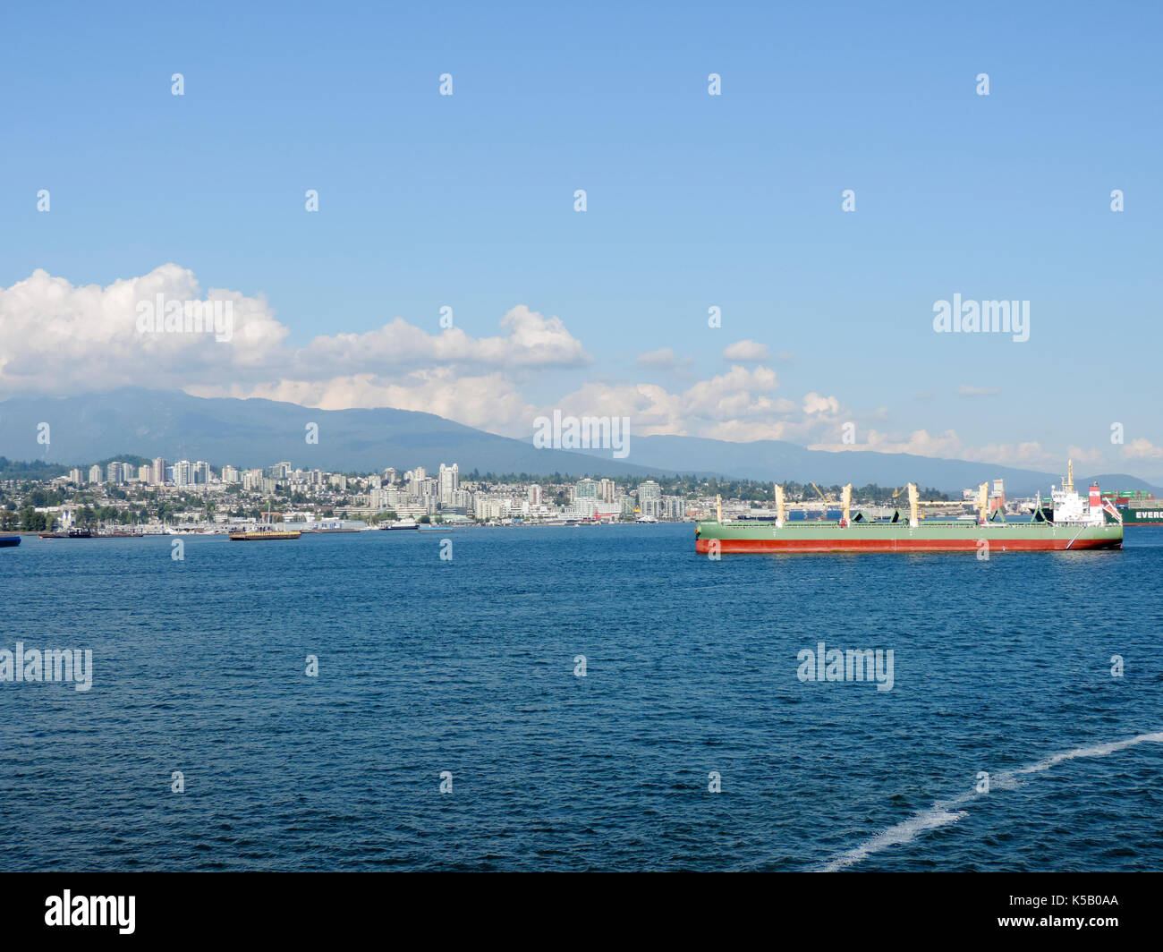 Ship in bay hi-res stock photography and images - Alamy