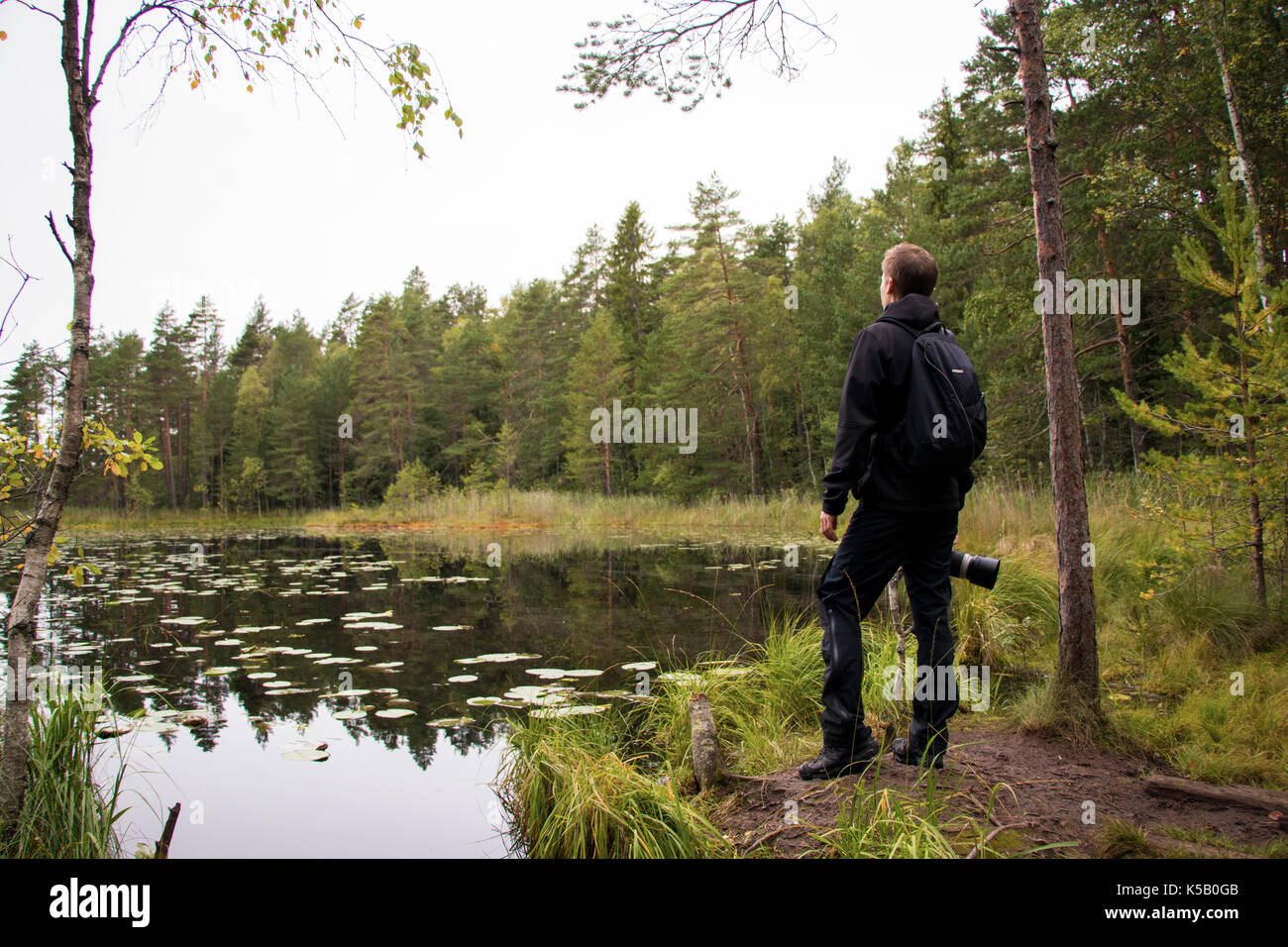 Sporty man in forest hi-res stock photography and images - Alamy