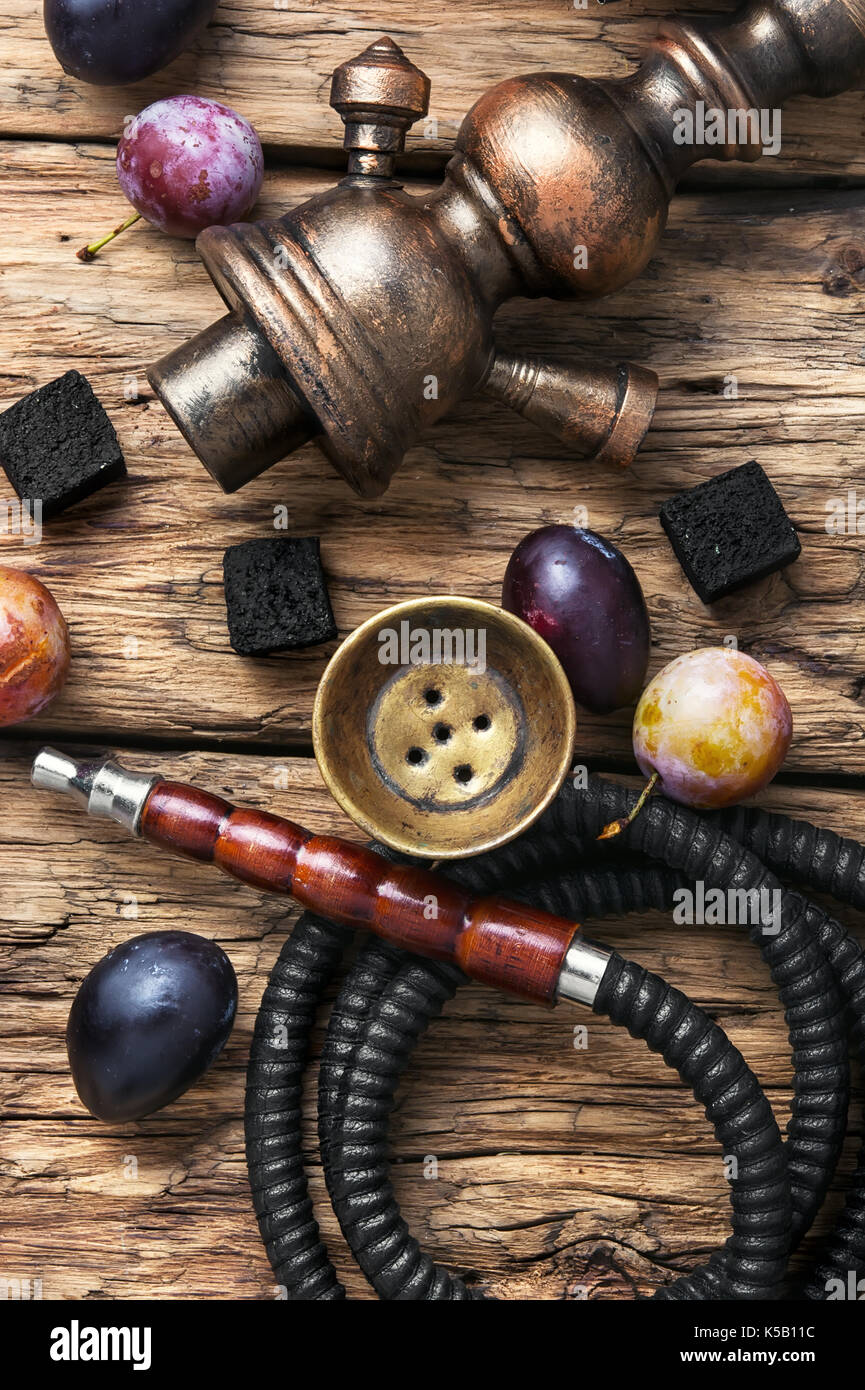Pipe tobacco flavors hi-res stock photography and images - Alamy
