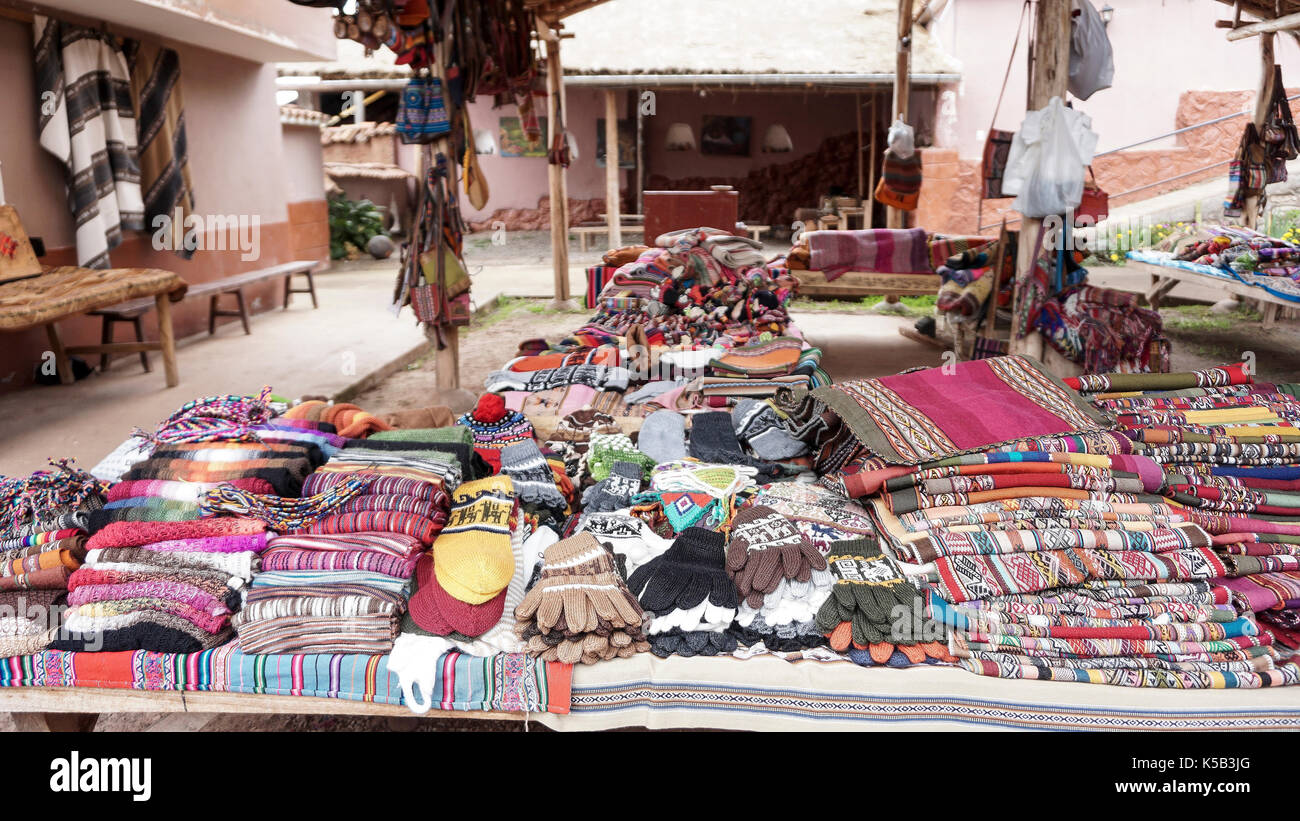 Peruvian textiles hi-res stock photography and images - Alamy