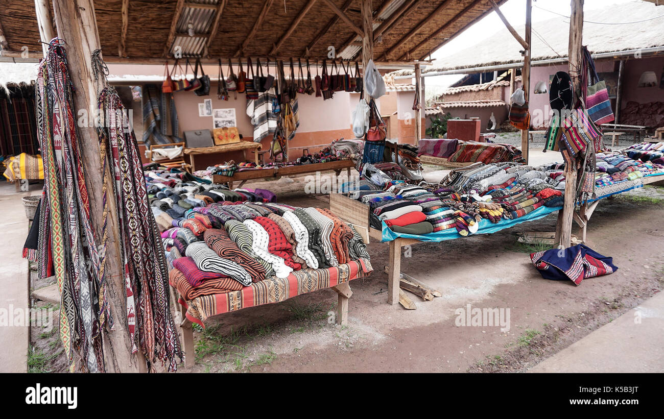 Peruvian textiles hi-res stock photography and images - Alamy
