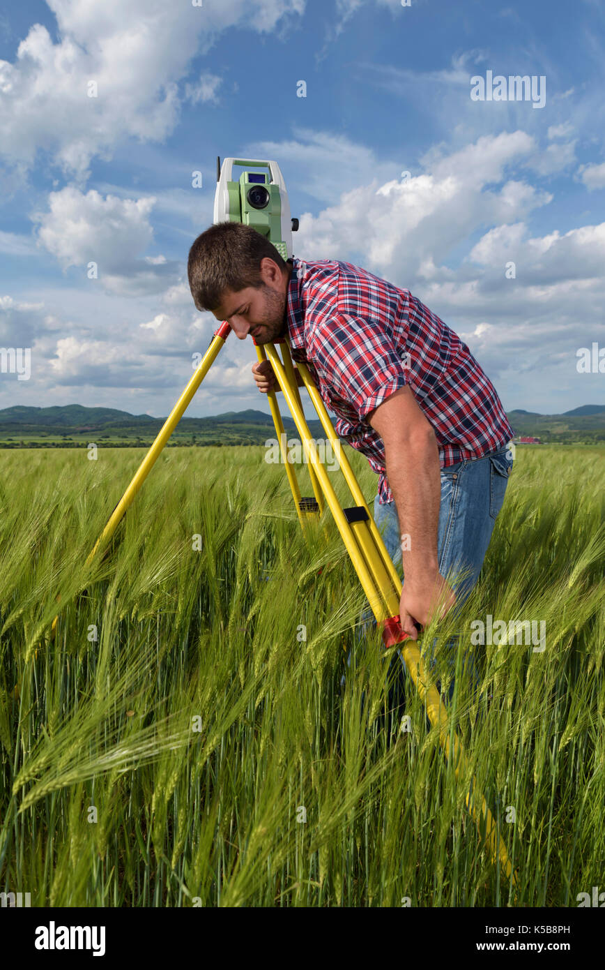 Surveyor construction scale hi-res stock photography and images - Alamy