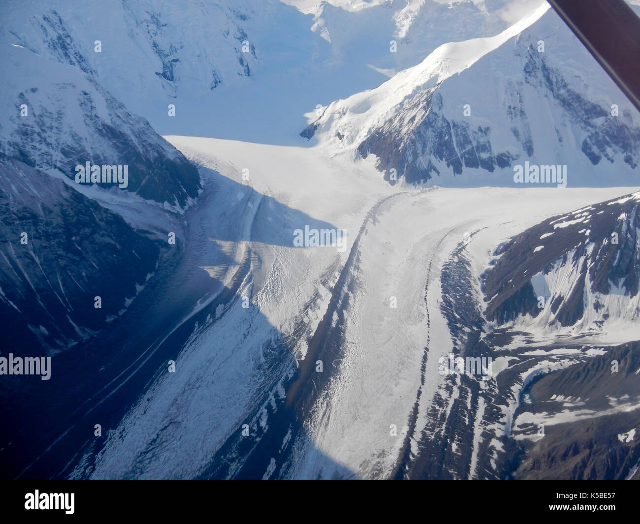Glacier capped mountain hi-res stock photography and images - Alamy