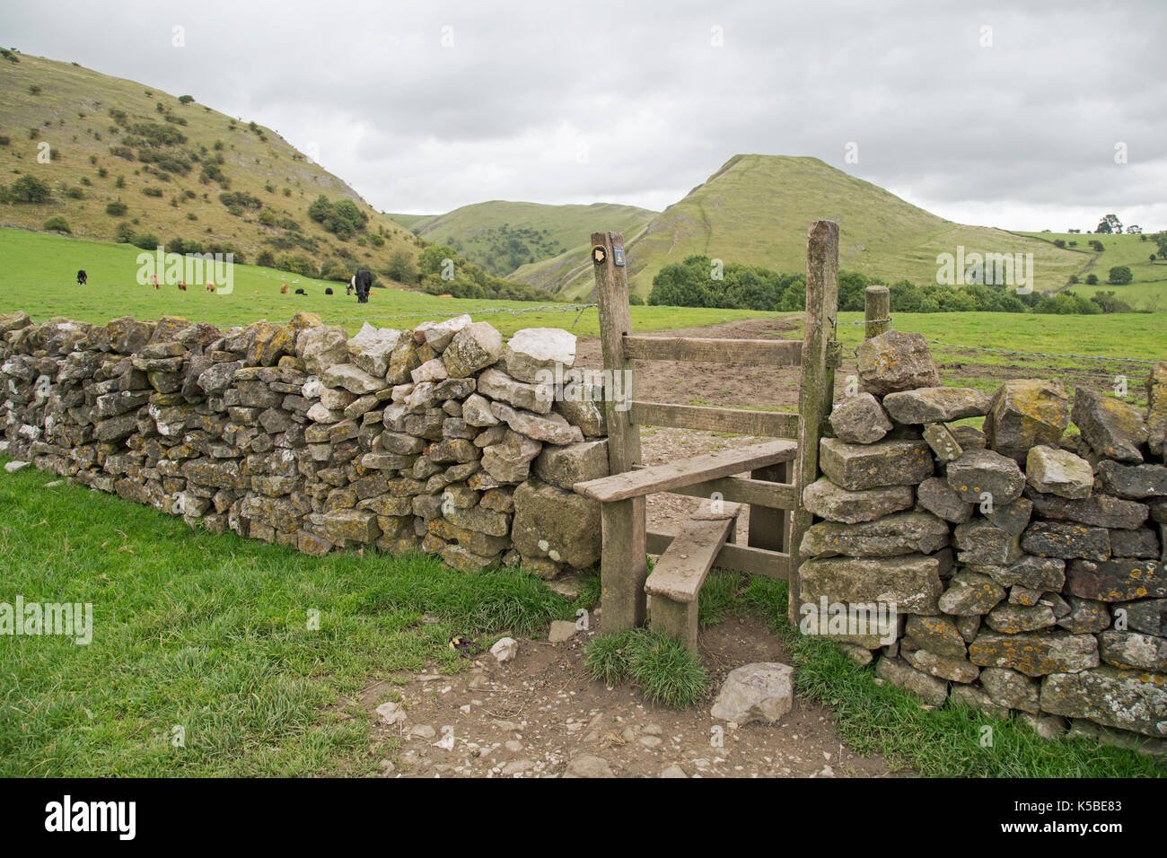 Style over fence hi-res stock photography and images - Alamy