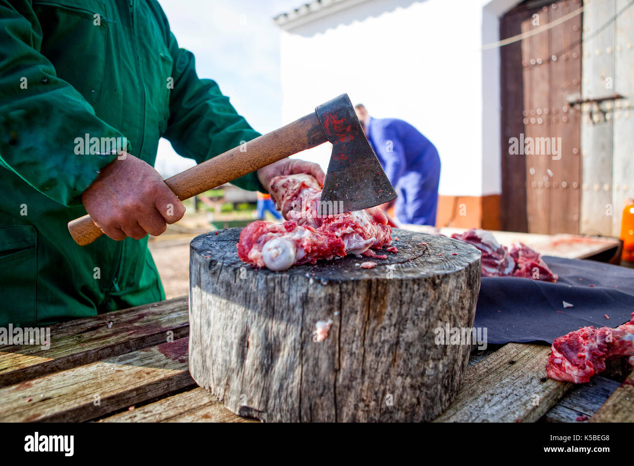 Cutting meat axe over stump hi-res stock photography and images - Alamy