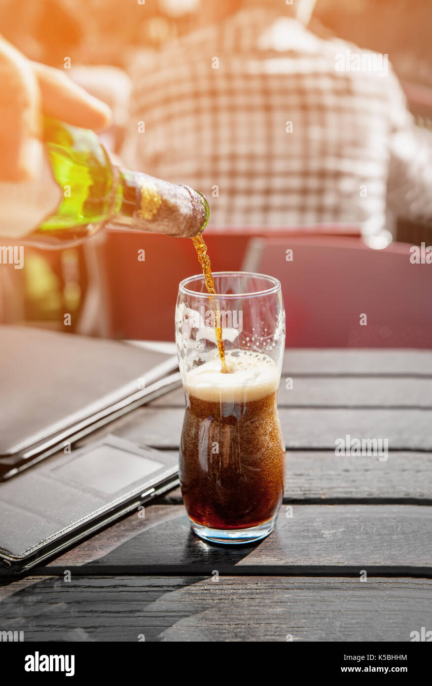 Tinted glass windows hi-res stock photography and images - Alamy