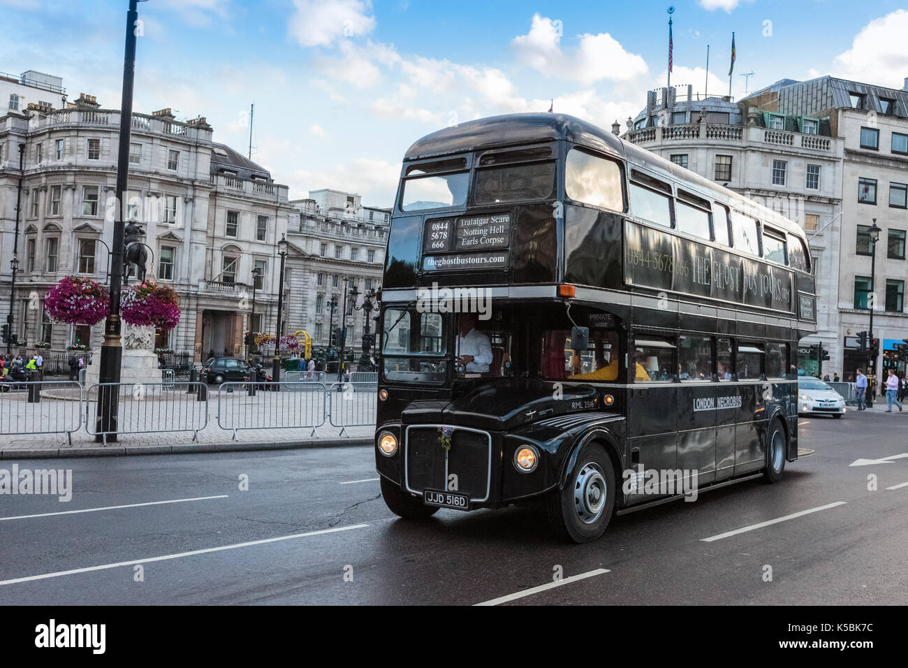 Trafalgar bus tours hi-res stock photography and images - Alamy