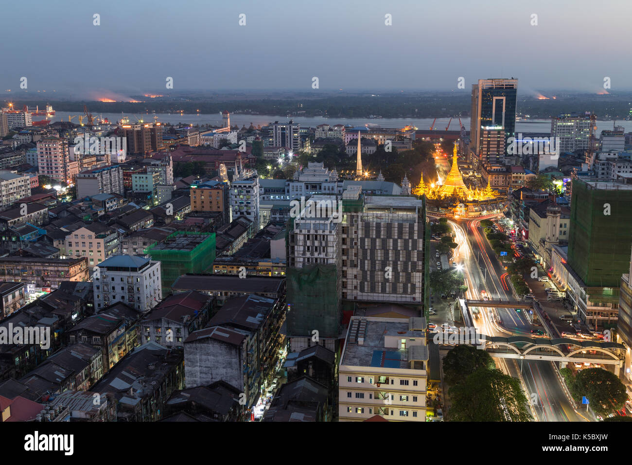 Aerial skyline view downtown long hi-res stock photography and images ...