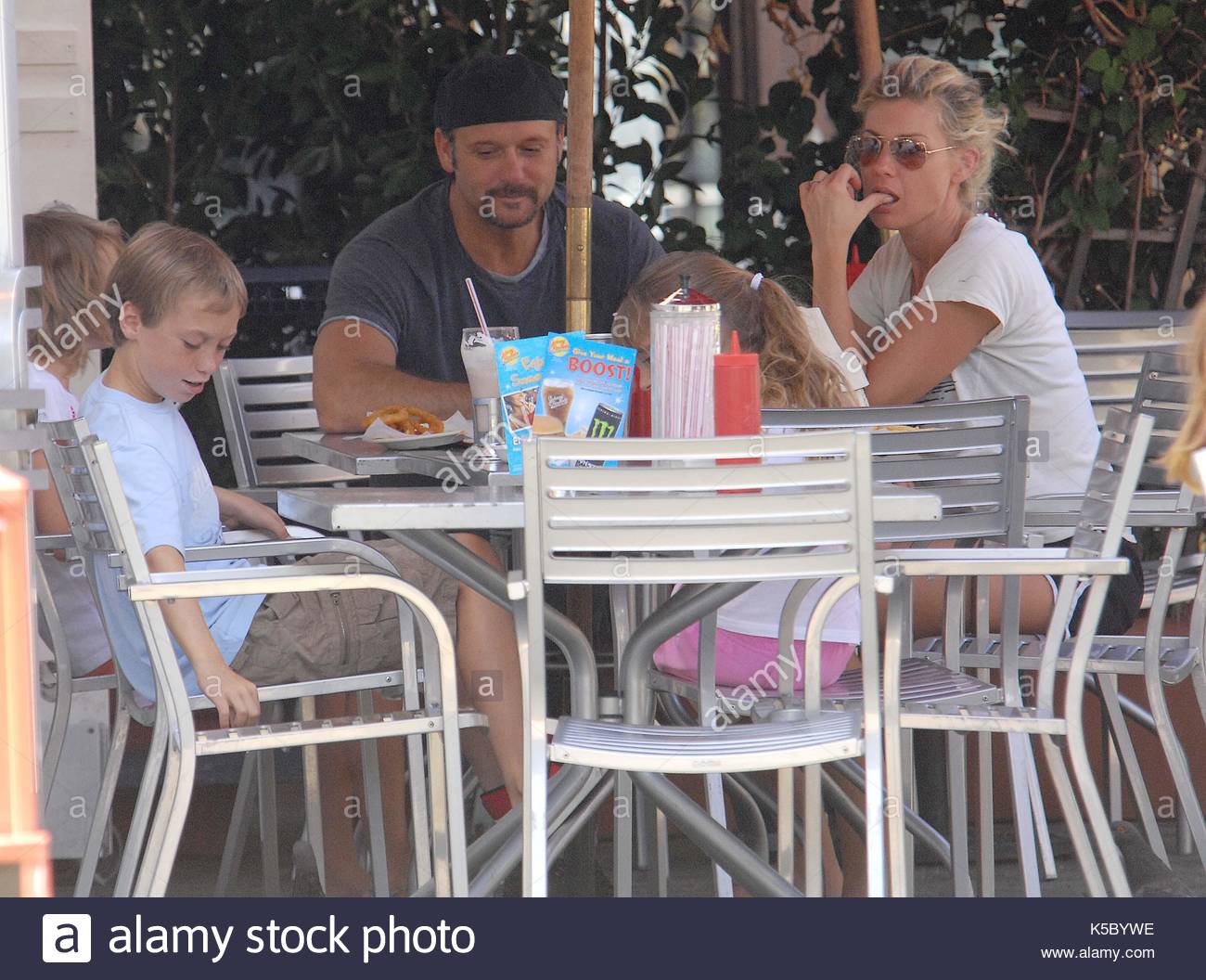 Tim McGraw, Faith Hill and their children. Faith Hill and Tim McGraw ...