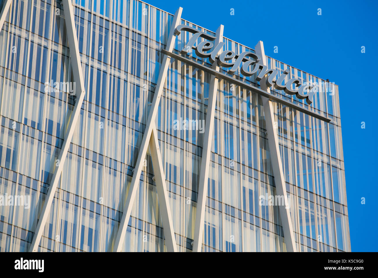 Telefonica logo hi-res stock photography and images - Alamy