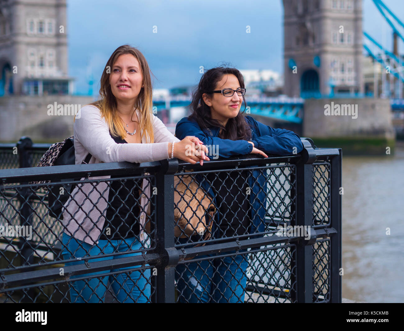 Two girls on a sightseeing trip to London Stock Photo - Alamy