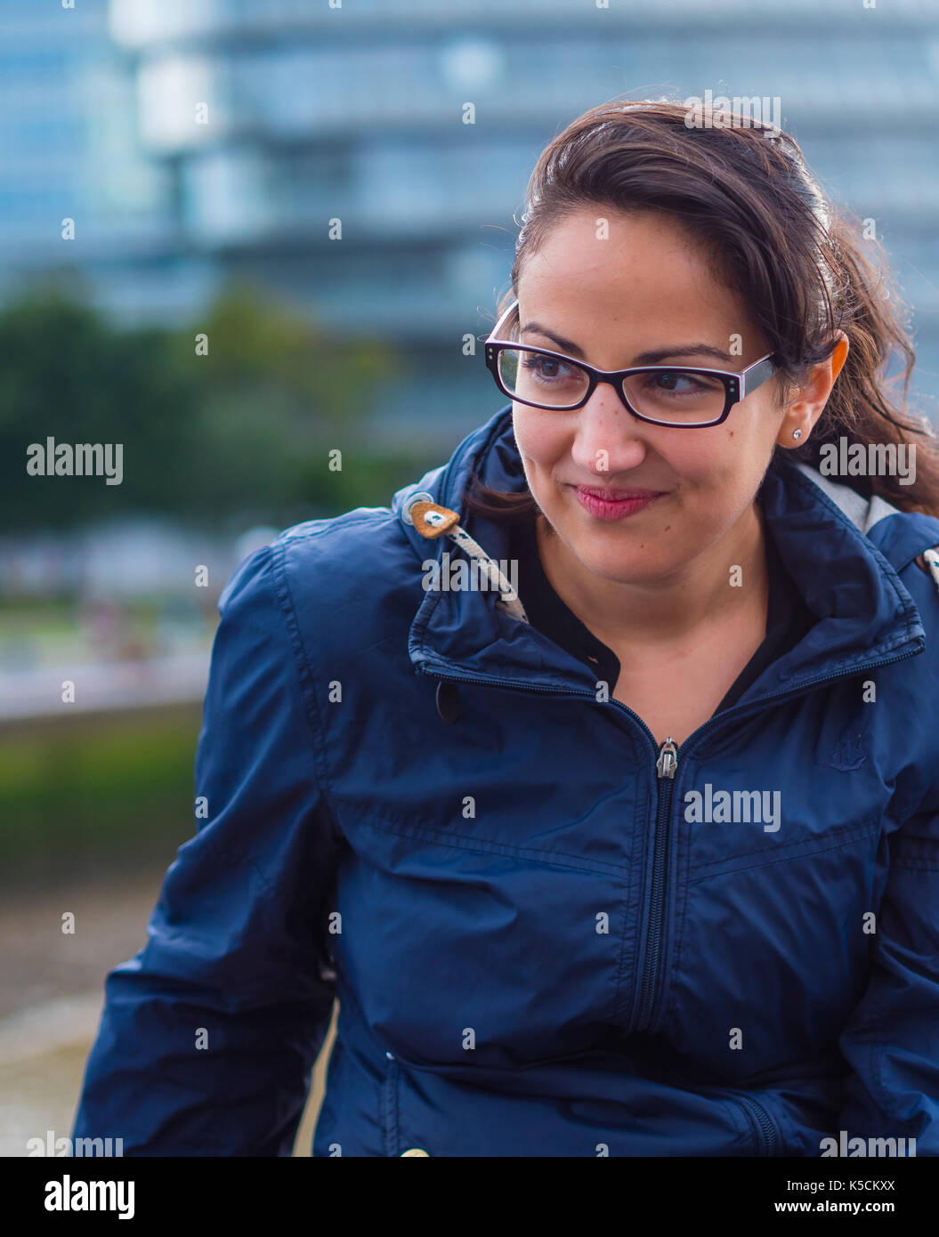 Mid twenties hi-res stock photography and images - Alamy