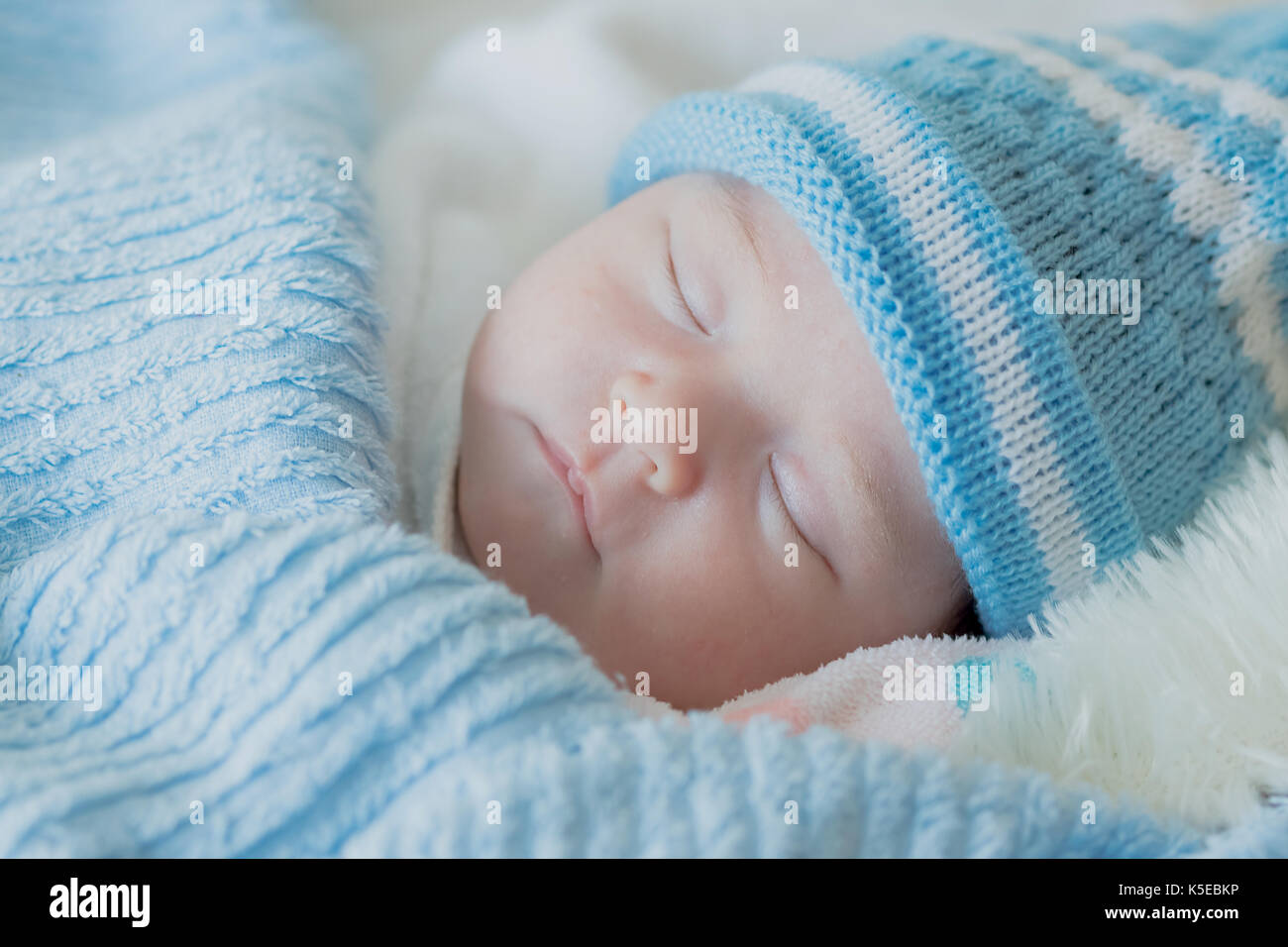 cute new born sleeping Stock Photo - Alamy