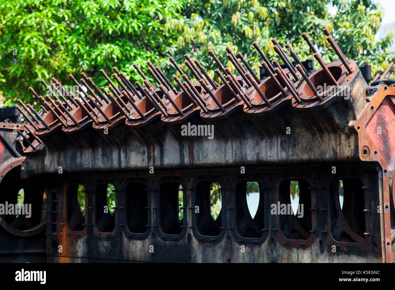 Impressions of the cylinder block of the car with a strong engine size ...