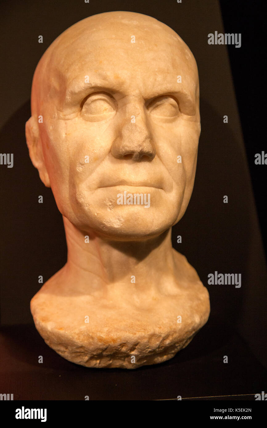 Inside interior bust face hi-res stock photography and images - Alamy