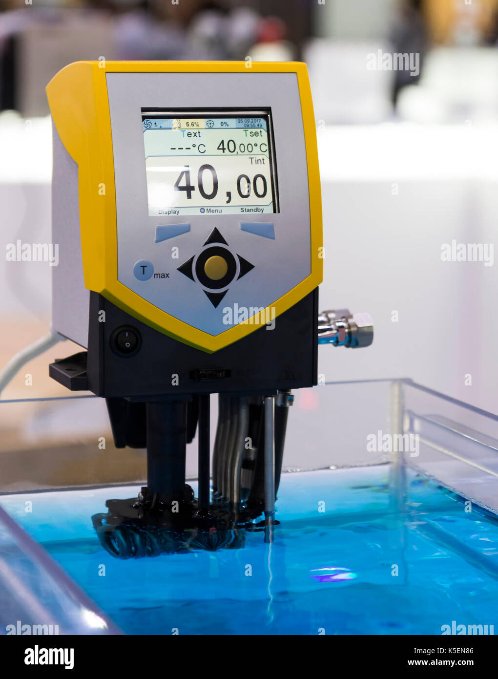 Immersion cooling hi-res stock photography and images - Alamy