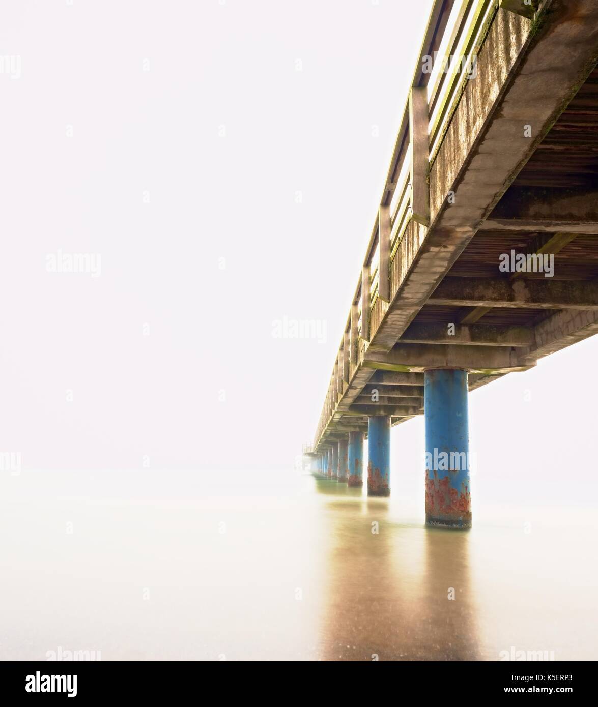 Empty muddy dock hi-res stock photography and images - Alamy