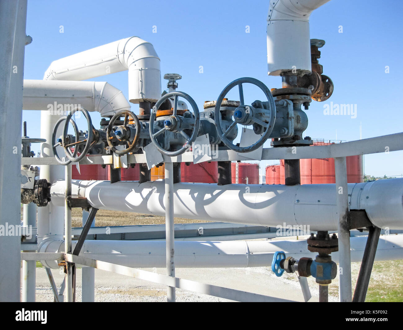 Chain flange hi-res stock photography and images - Alamy