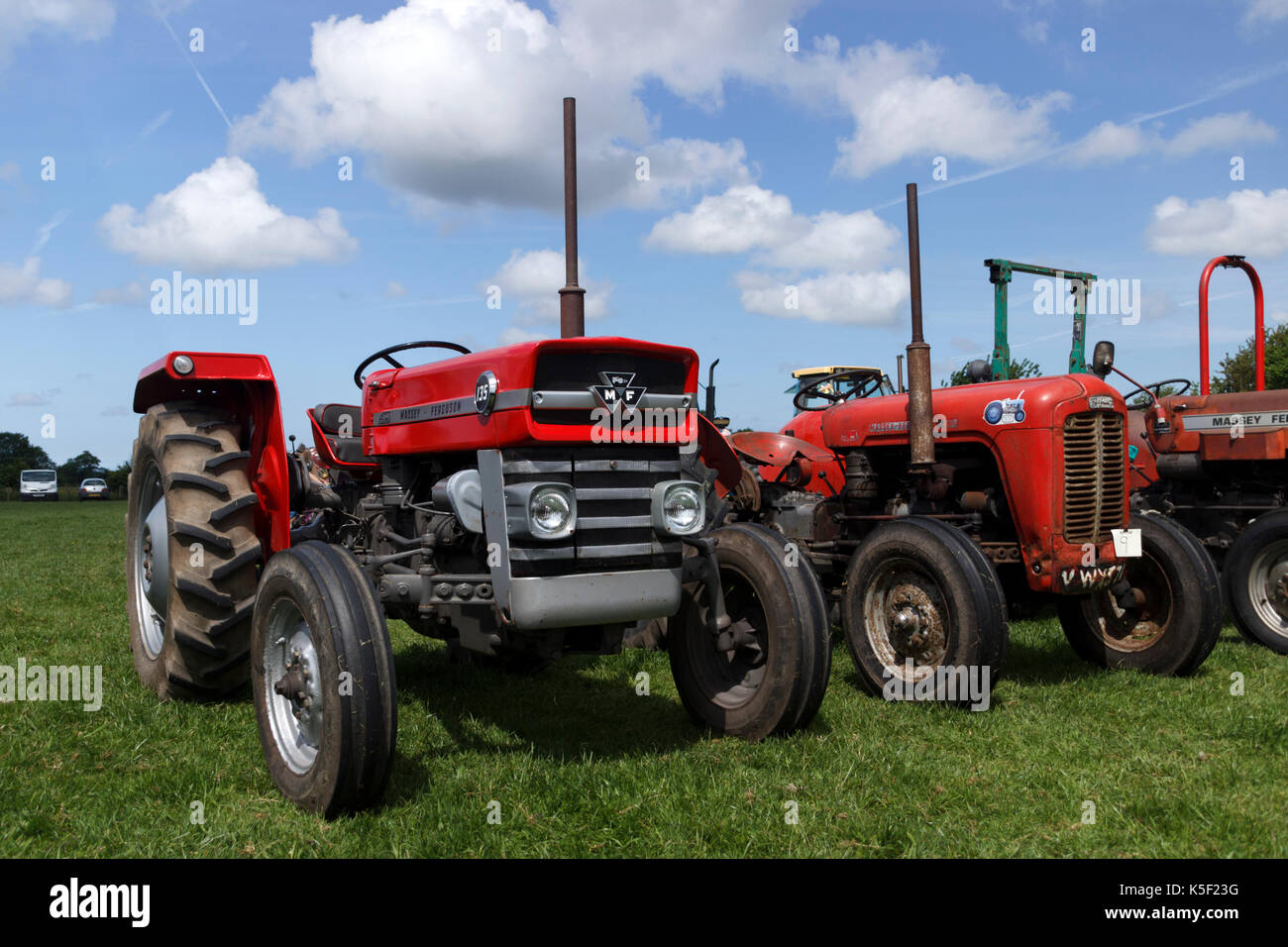 Massey ferguson 135 tractor hi-res stock photography and images - Alamy