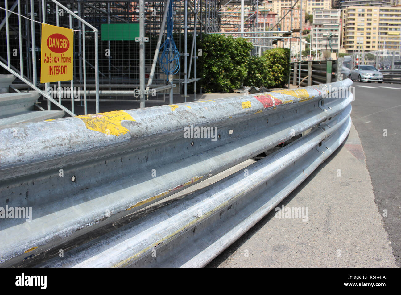 Car race track safety barrier hi-res stock photography and images - Alamy