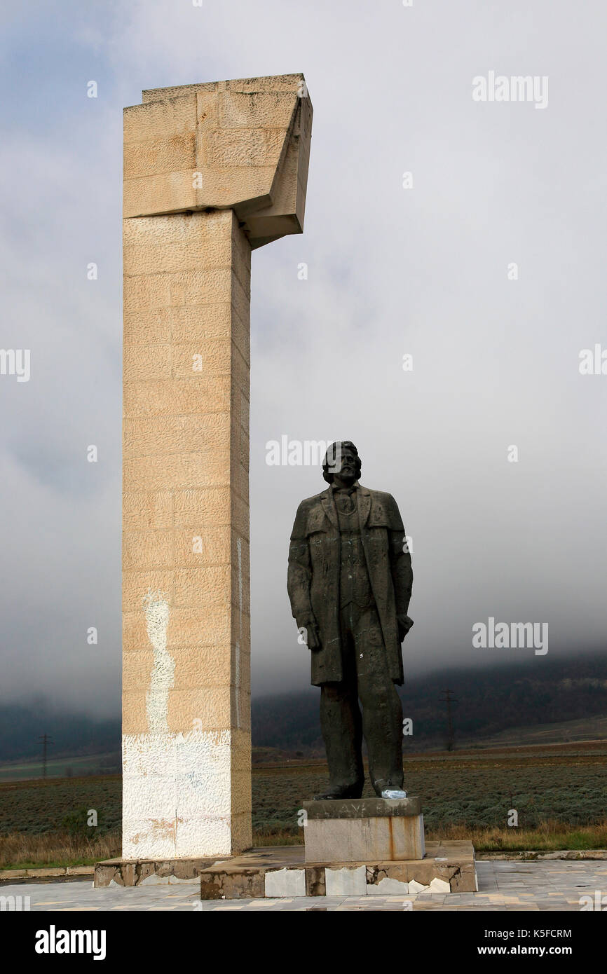 Huge communist statue hi-res stock photography and images - Alamy