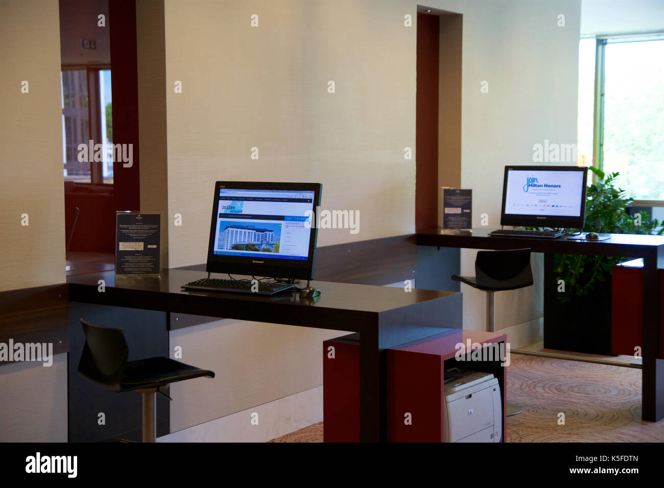 Luxury office meeting room interior hi-res stock photography and images ...