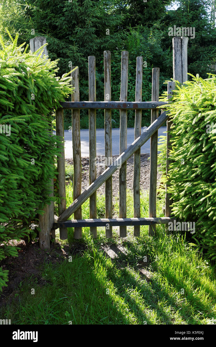 Gate entry hi-res stock photography and images - Alamy