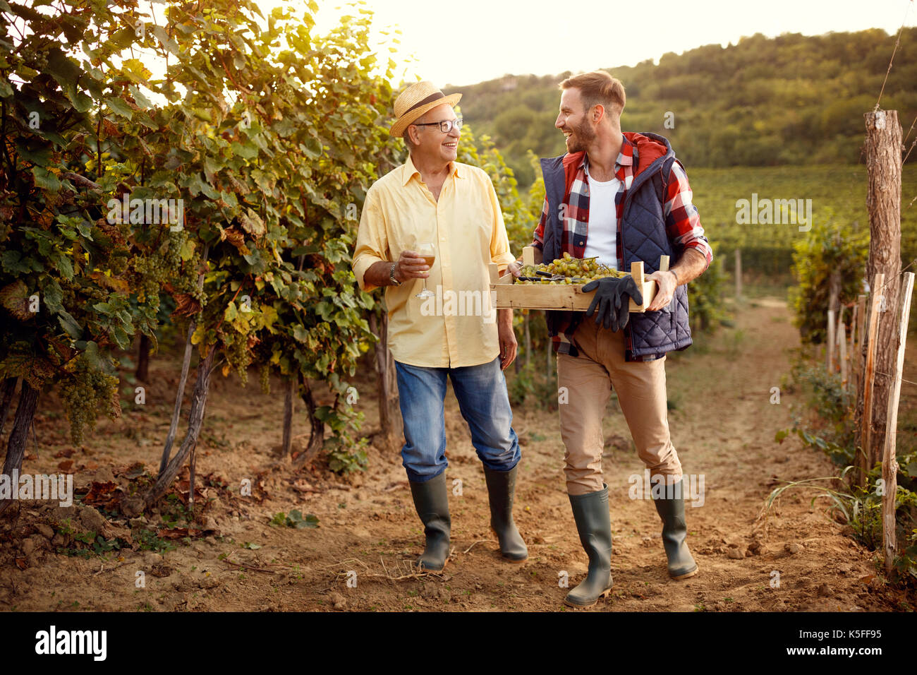 Harvest people hi-res stock photography and images - Alamy