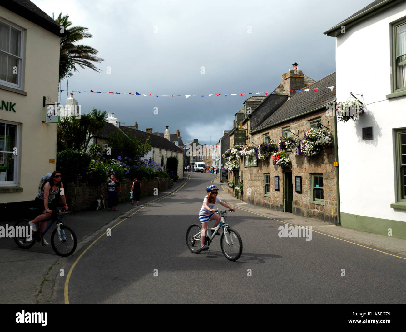 Hugh town st mary's hi-res stock photography and images - Alamy