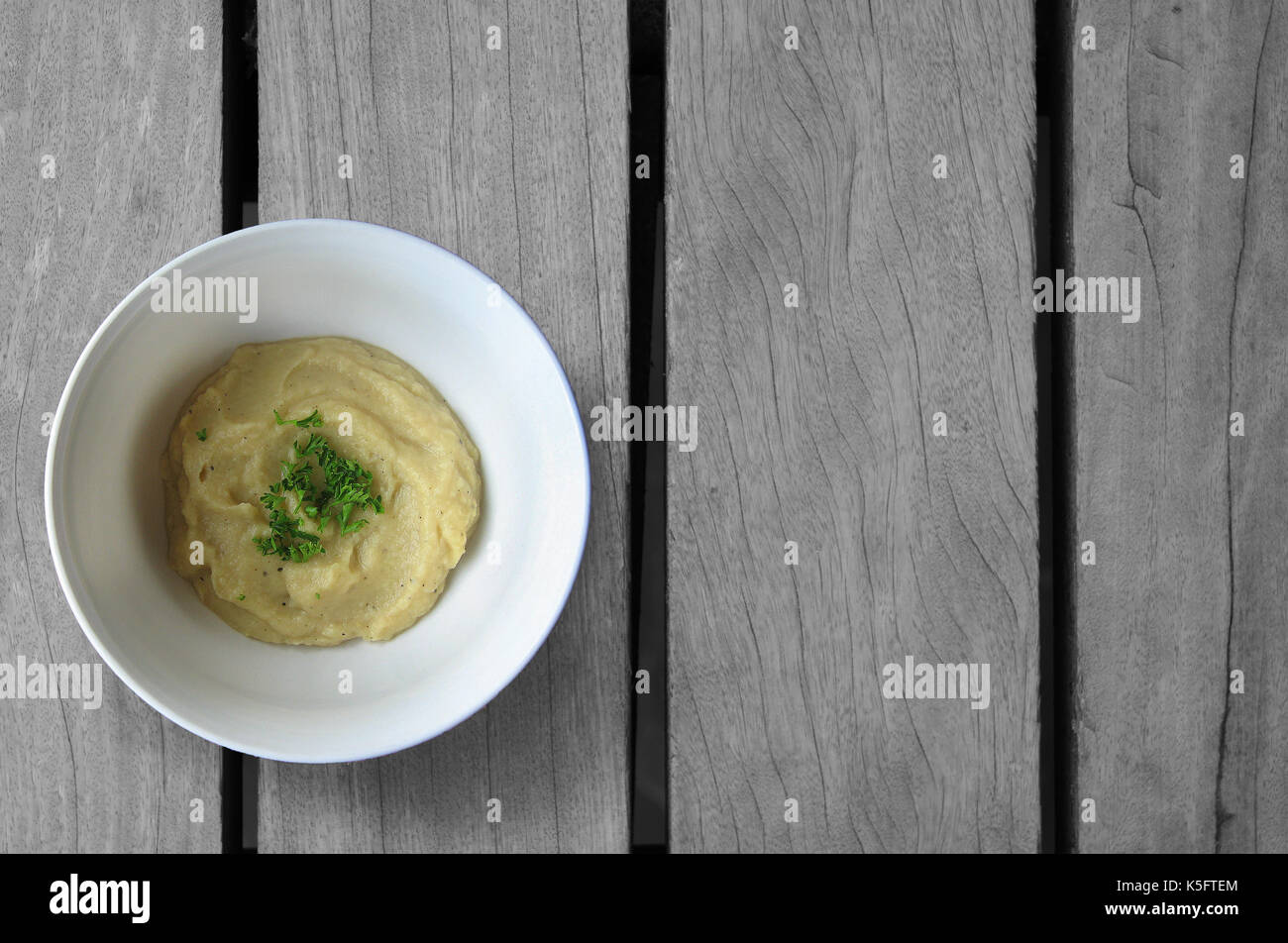 Cream of parsnip soup hi-res stock photography and images - Alamy