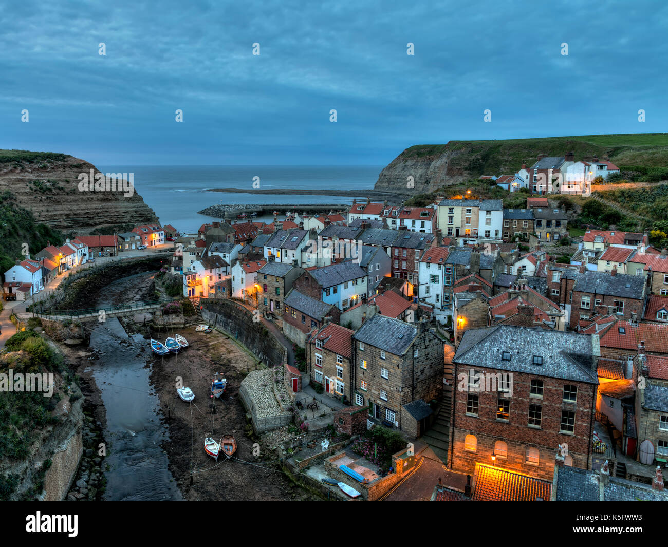 Staithes at night hi-res stock photography and images - Alamy