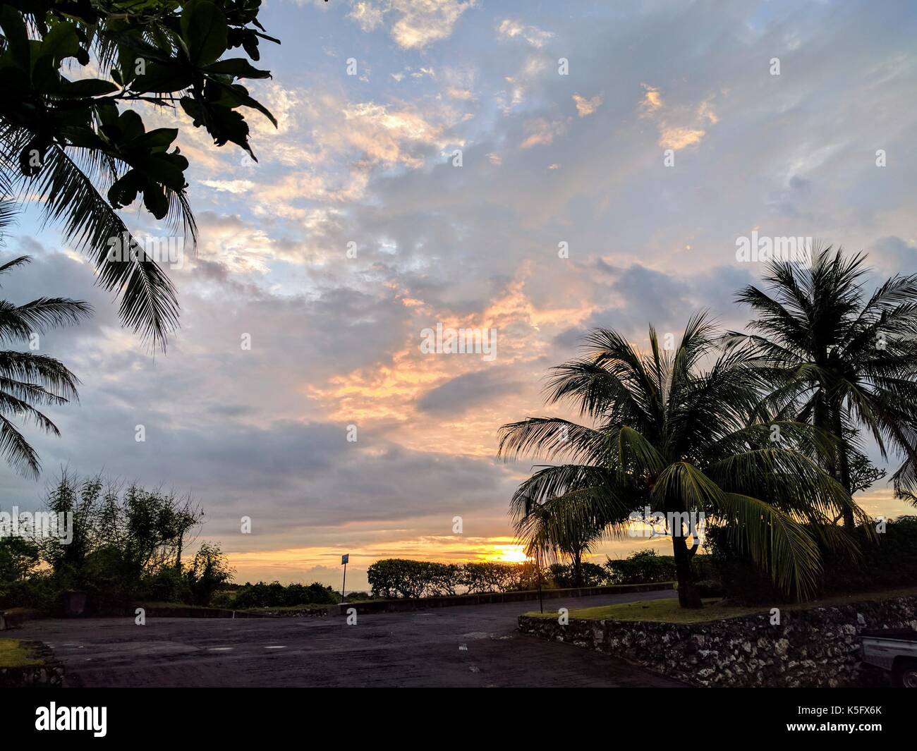 Pretty beach sunset view hi-res stock photography and images - Alamy