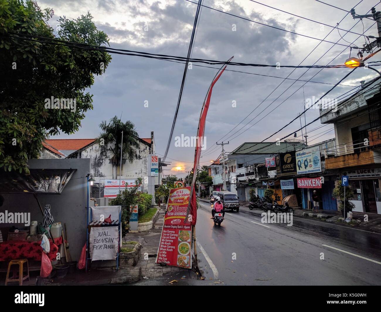 Kuta beach road hi-res stock photography and images - Alamy