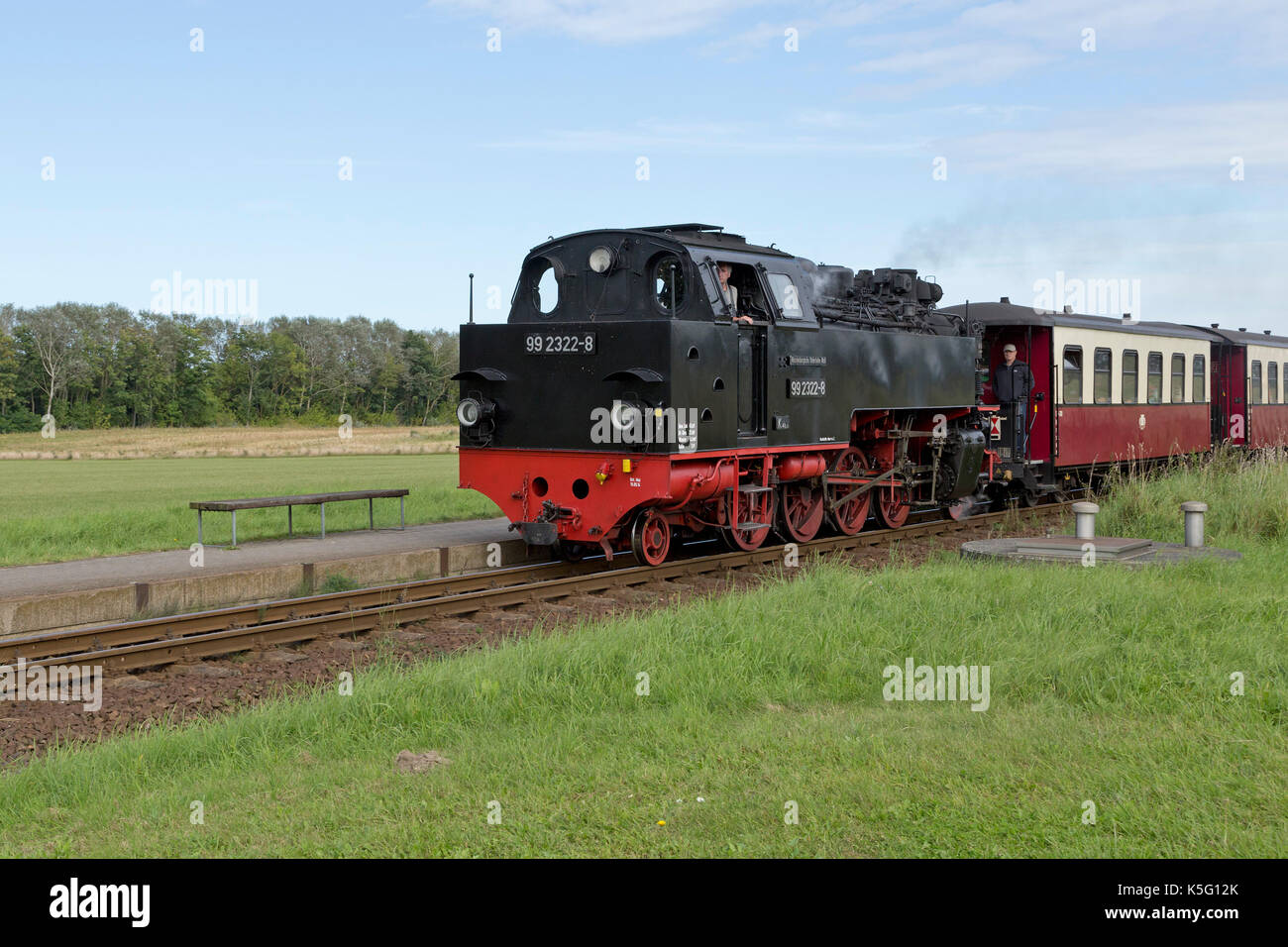 Blue steam locomotive hi-res stock photography and images - Alamy